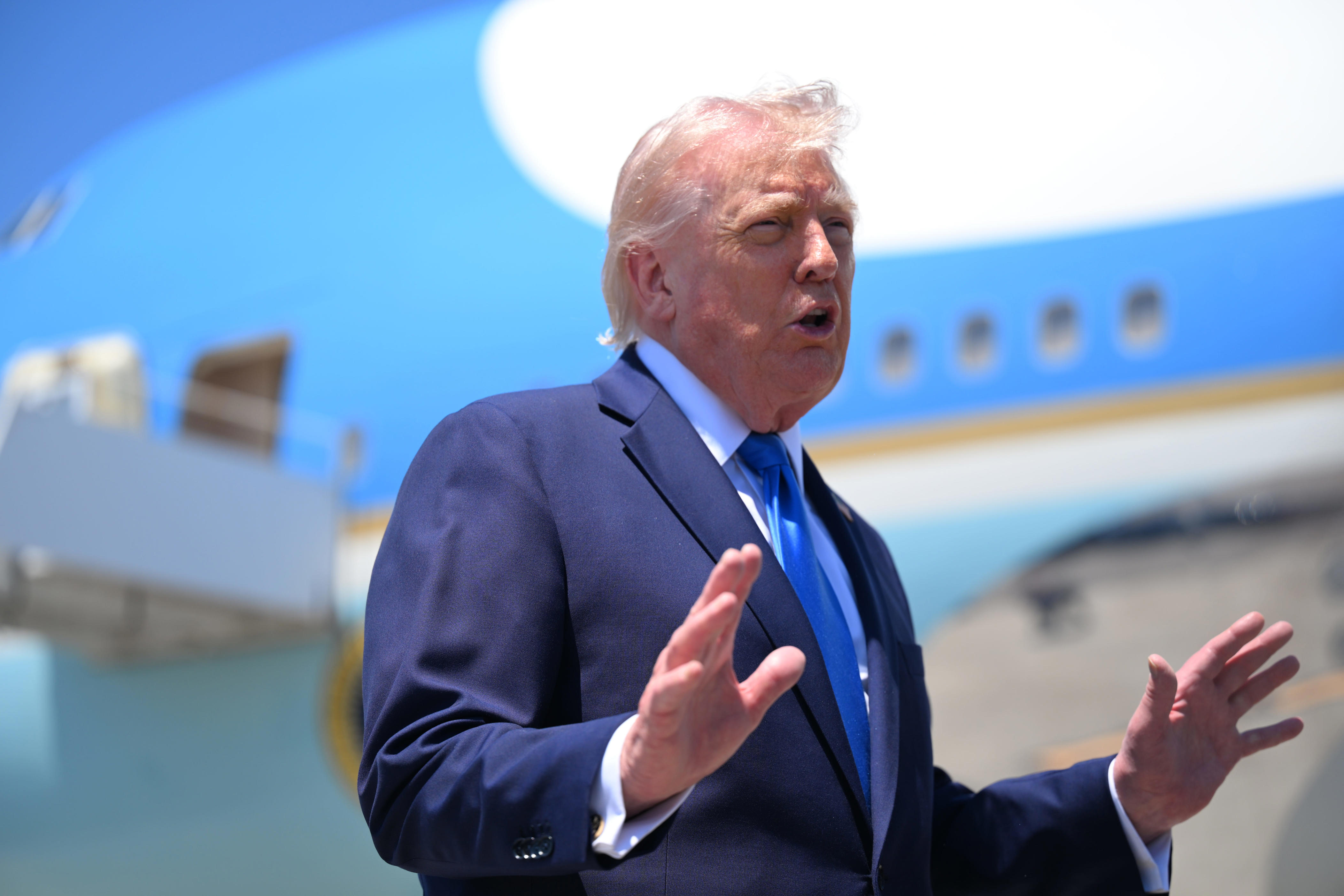 What is President Trump's approval rating today as Trump goes to China ...