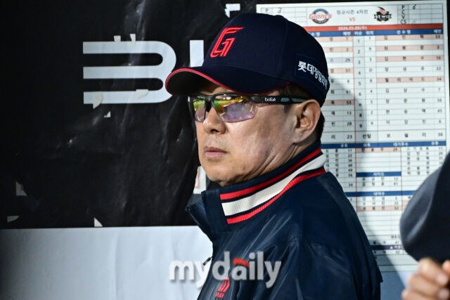 [MD포토] 김태형 6회 4득점 좋았어