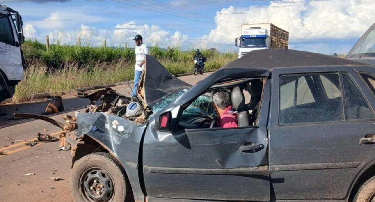 Acidente deixa homem preso às ferragens em Corumbiara