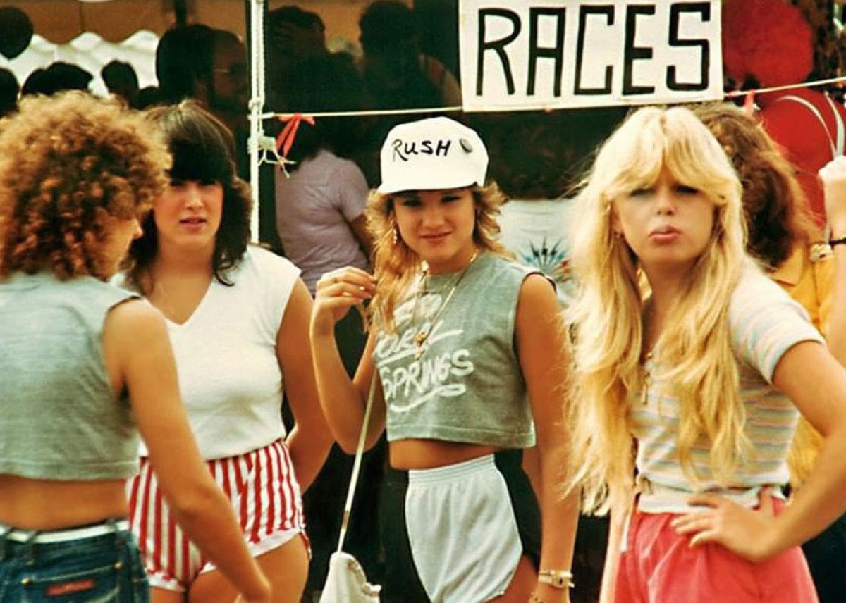 25 photos that show what life looked like in 1983