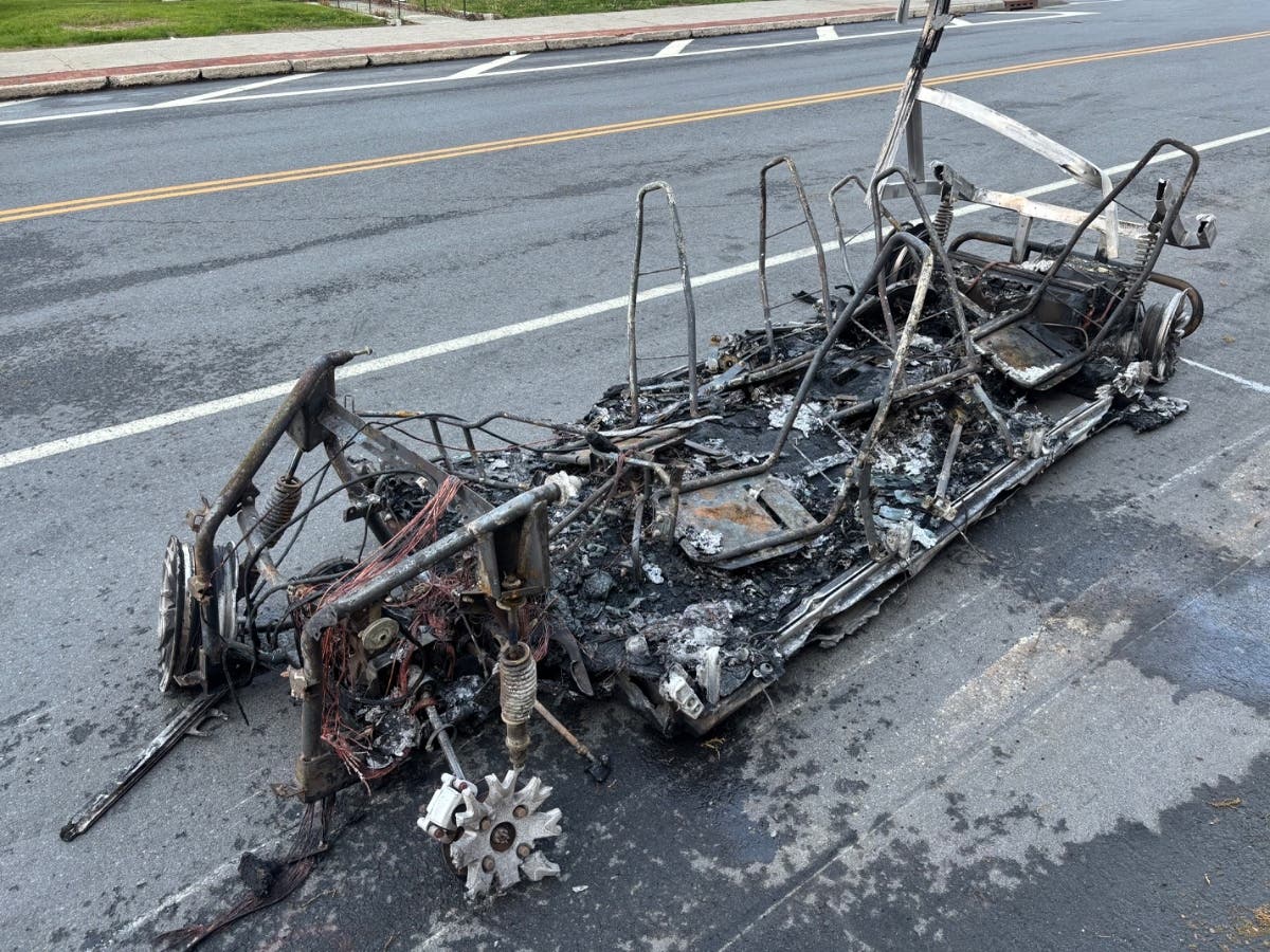 Massive New Roc City parking garage fire involving electric vehicle ...