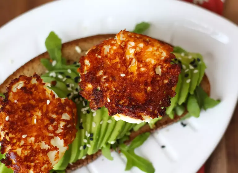 Knusprige Feta-Eier ("crispy feta eggs"): das ultraeinfache Trendrezept
