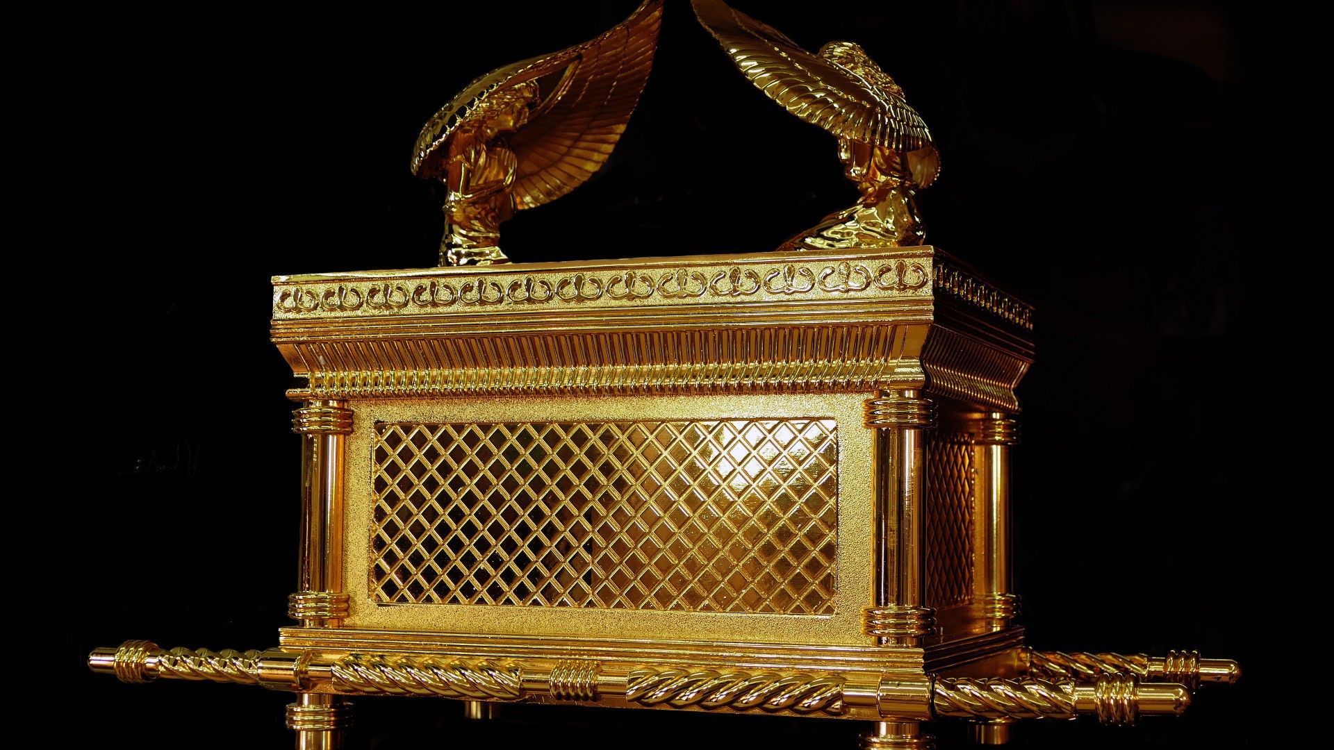 The world's most valuable treasures that are still missing