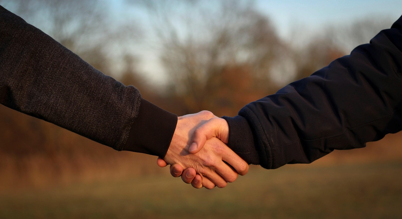 10 social norms that everyone follows without realizing it