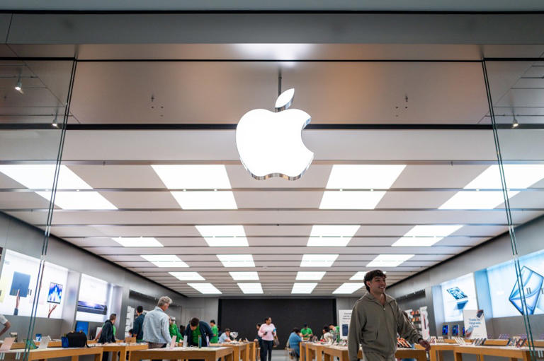 How to get your slice of Apple’s juicy $250M settlement over Siri AI delay