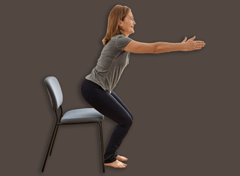 I'm a trainer and here are 5 chair exercises that rebuild leg strength ...