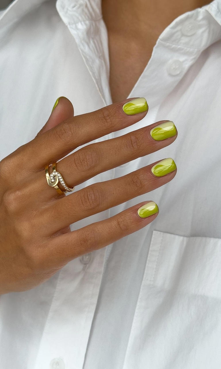 Las uñas cortas se llevan así esta primavera: del verde menta al tie-dye