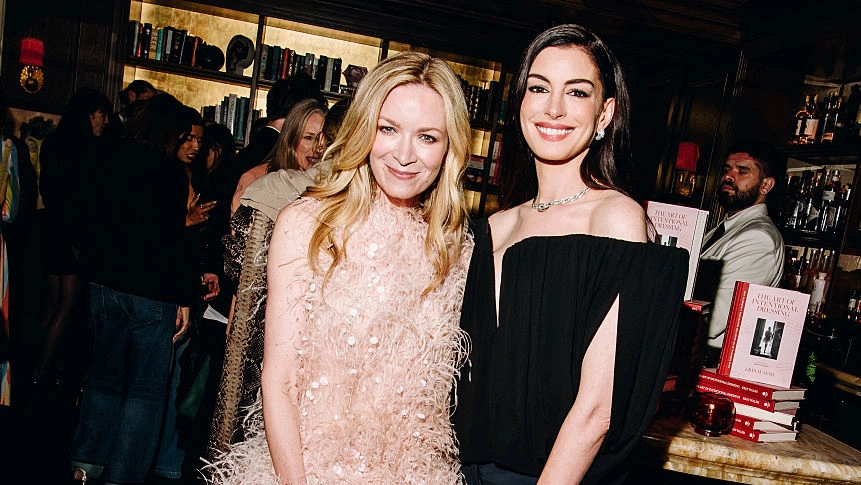 Anne Hathaway’s cerulean callback merges nostalgia with modern style