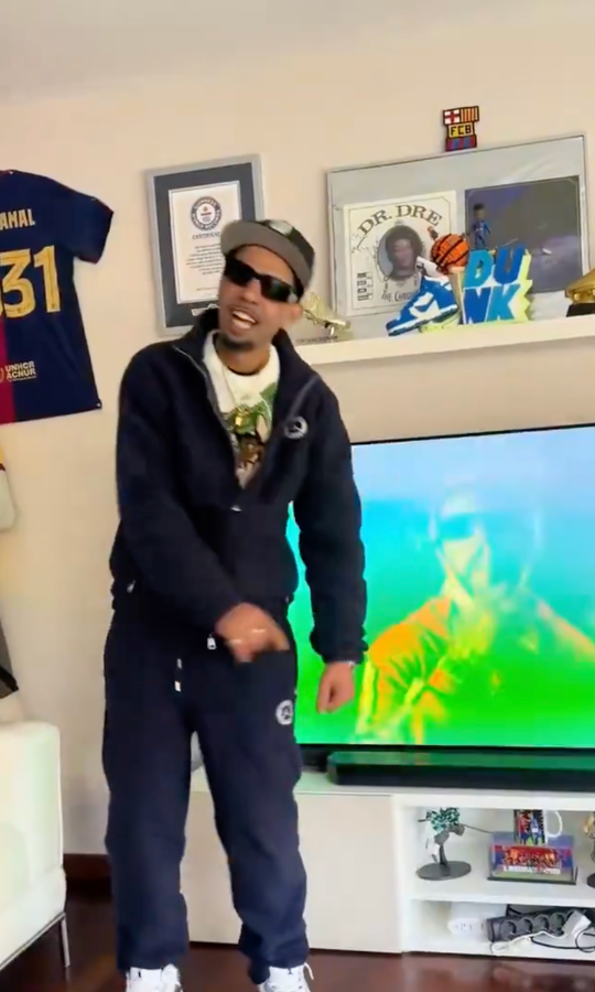 Lamine Yamal's dad is diving into rap 😳