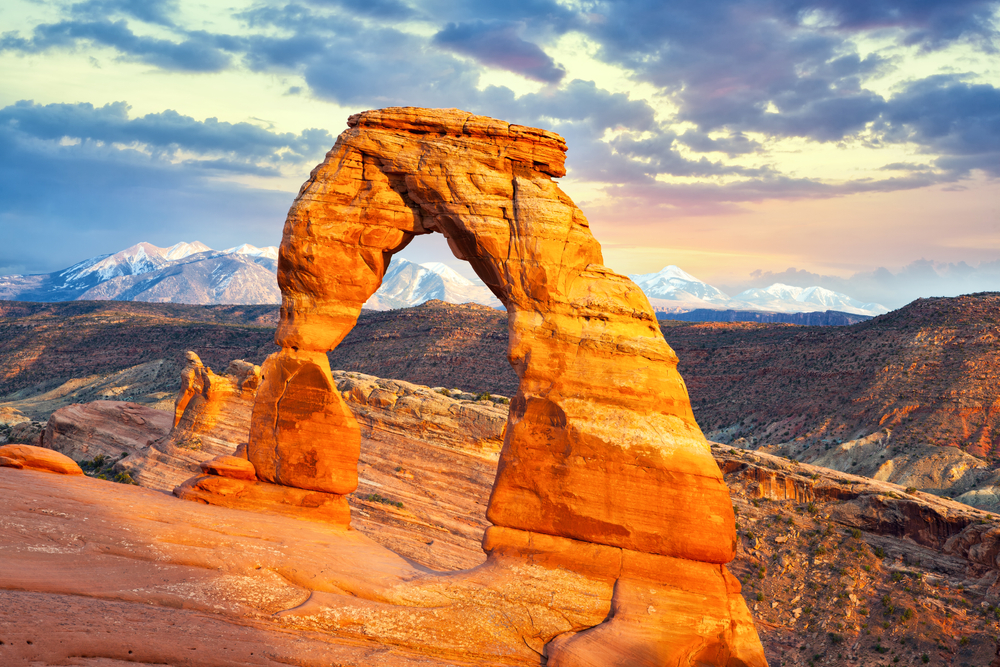 17 natural bridges arches and stone formations around the world