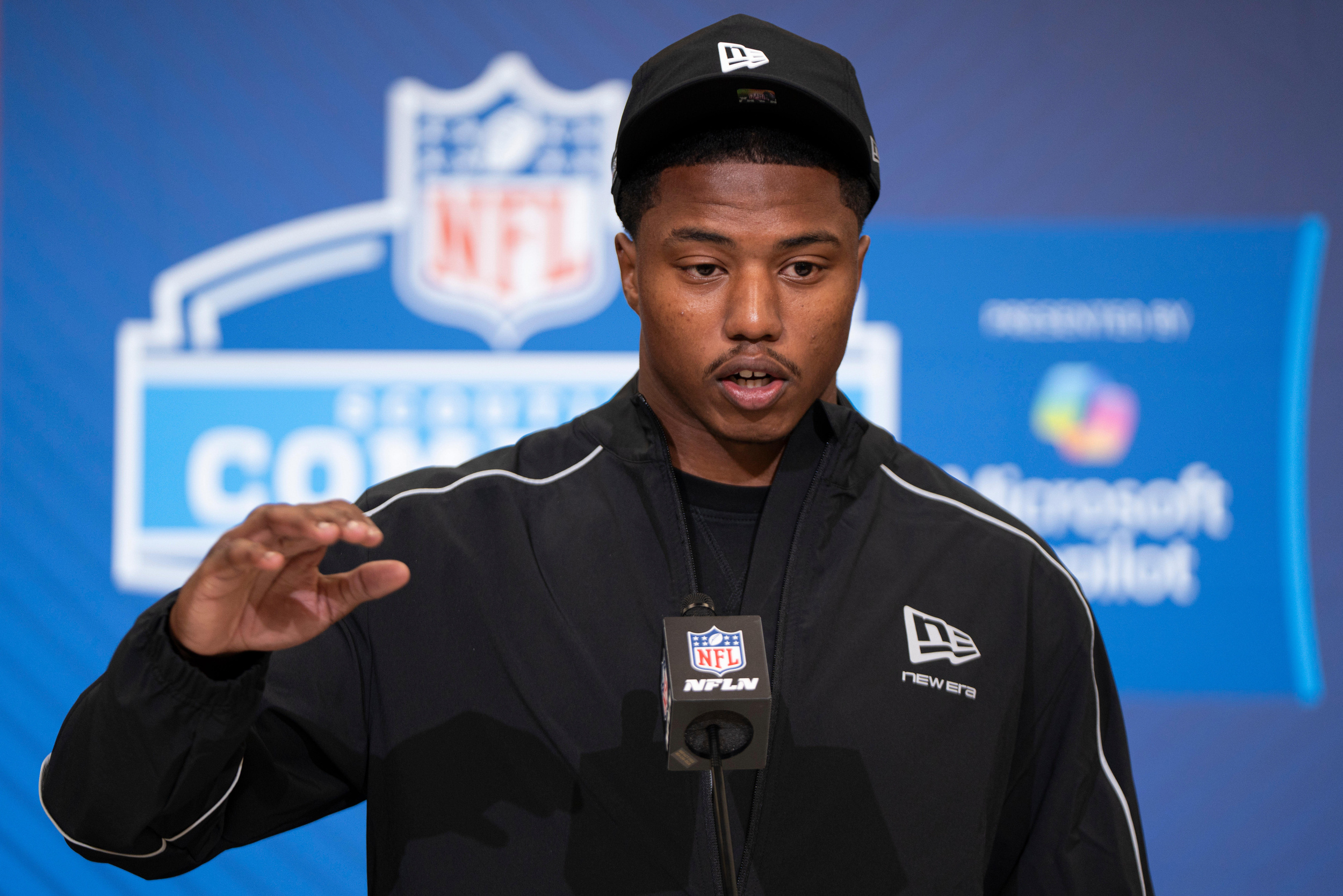 Bucs legend Rondé Barber raves over Keionte Scott pick
