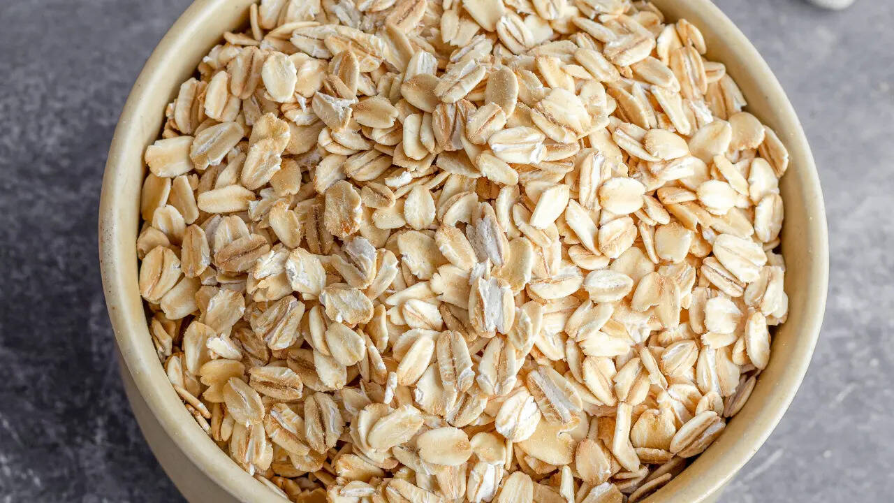 How to make oats, besan, and chaach chilla for a light summer breakfast