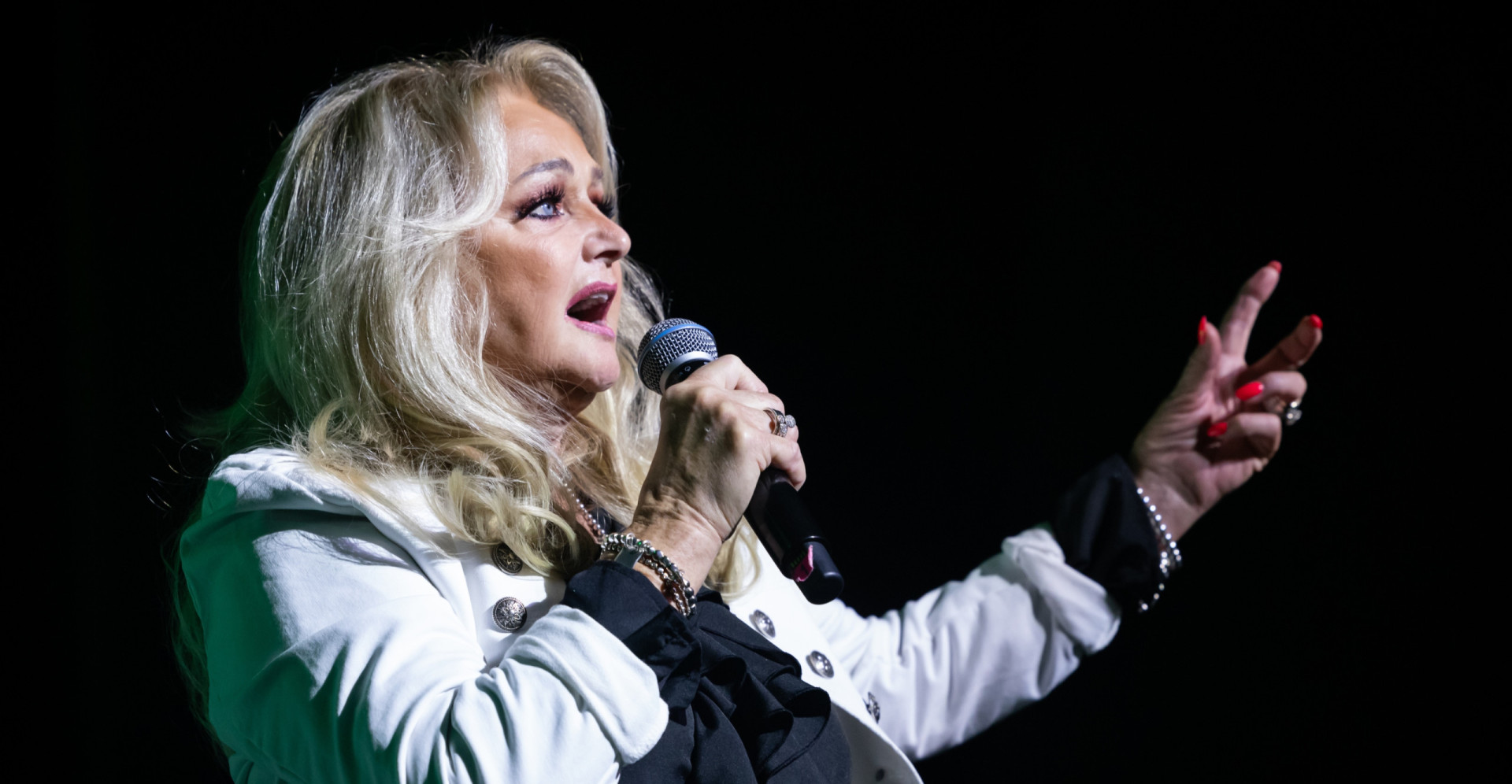 Bonnie Tyler rushed to hospital for emergency surgery