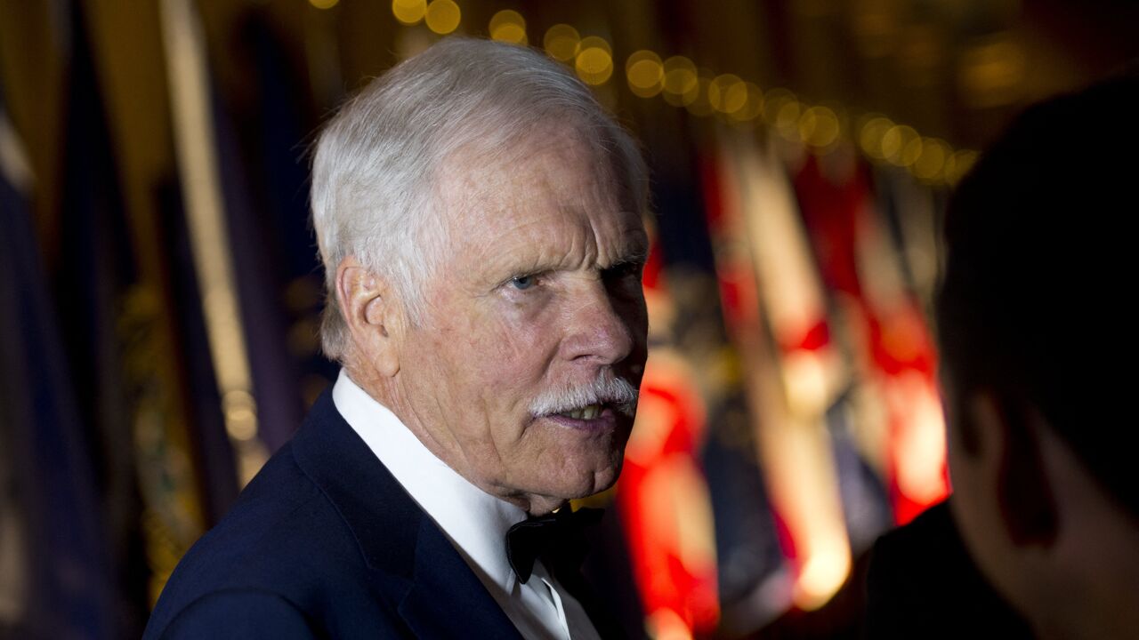 CNN-oprichter, kabeltelevisiepionier en miljardair Ted Turner overleden