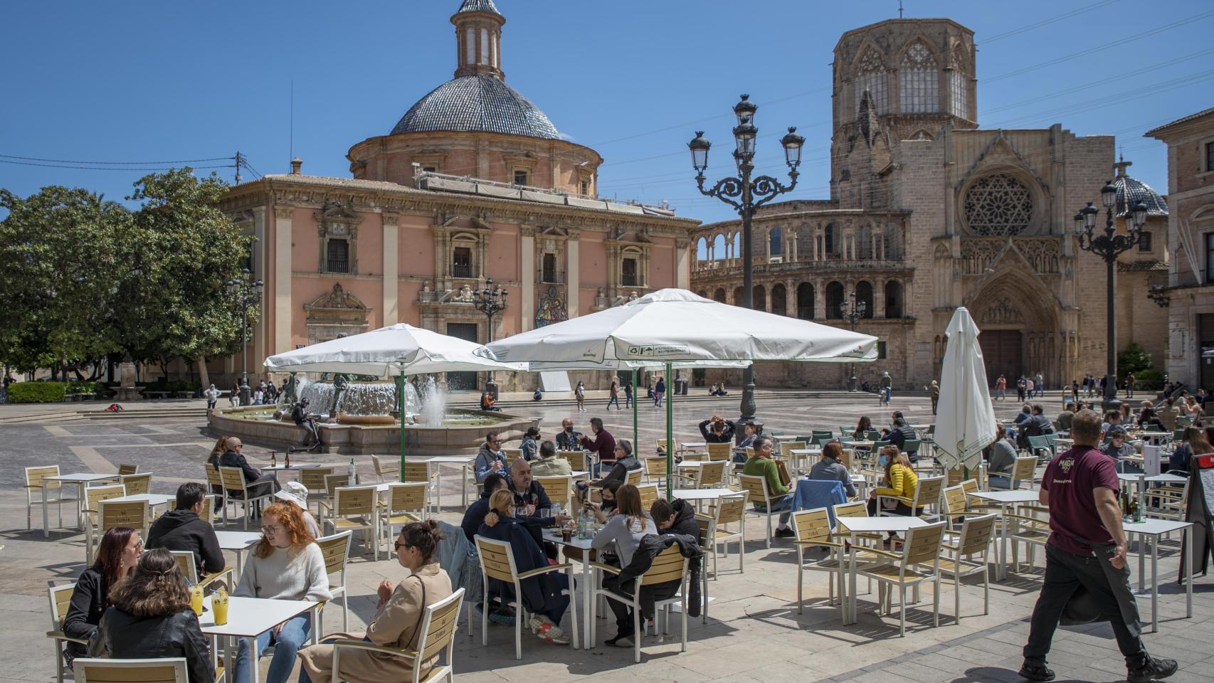 España marca las normas: bares y restaurantes pueden recibir multas de ...