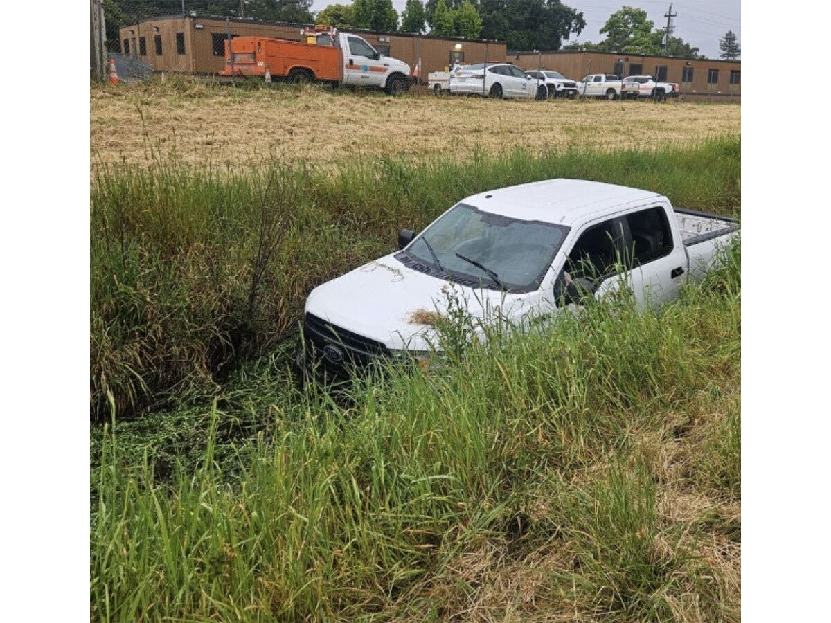Ford F-150 suspects end Home Depot tool chase in wet bed