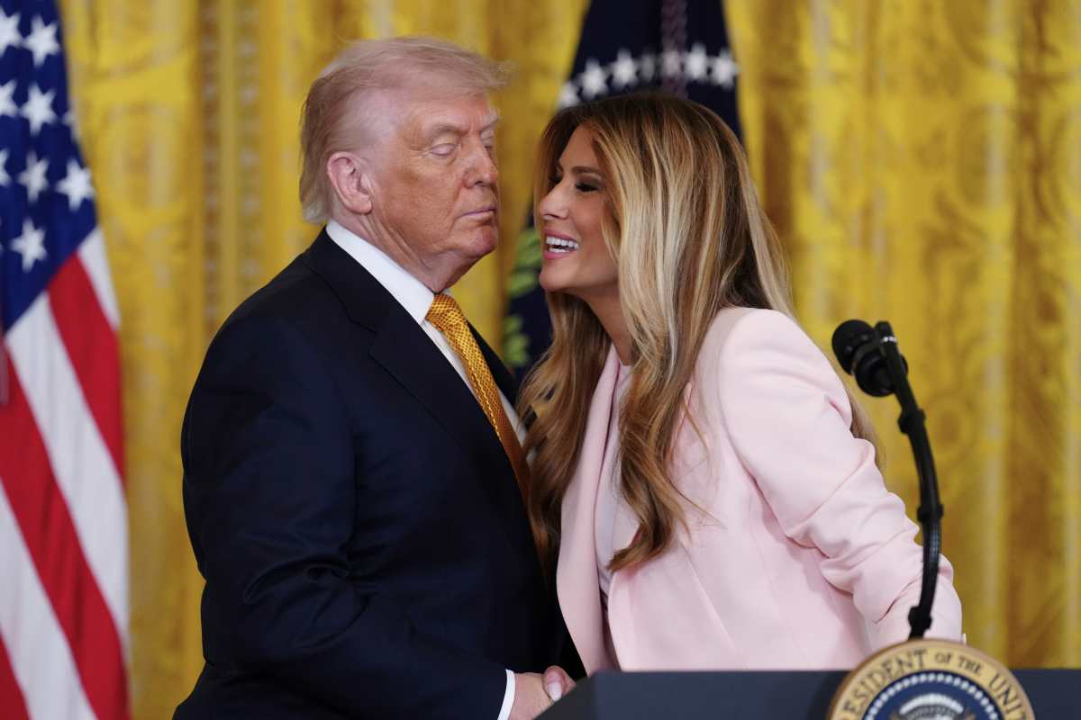 Trump is 'determined' to outdo Melania's White House bedroom, Maggie ...