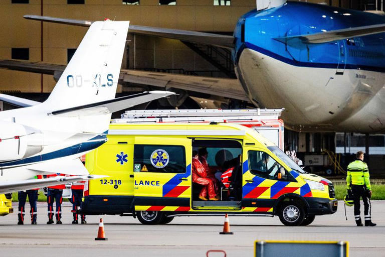 Hantavirus cruise ship update as helicopter hits problems carrying MV ...