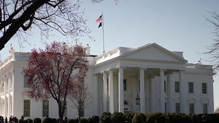 Trump's ballroom and private donations: Watchdogs cite concerns if ...