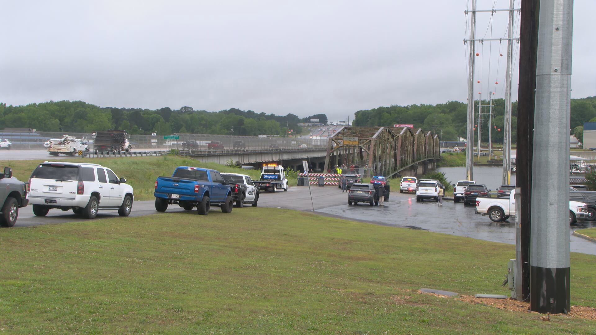One dead after car crashed into the water on Hwy 72 in Lauderdale Co.