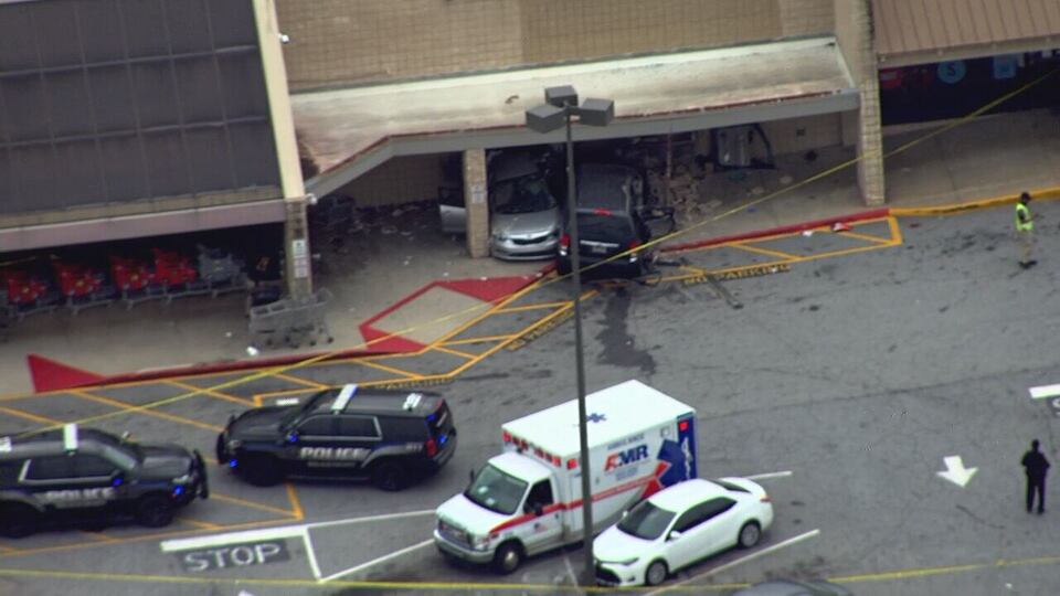 1 dead, 1 injured in car crash into Kroger