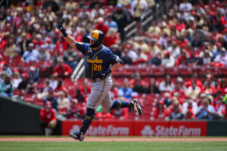Brewers 5, Cardinals 0: Andrew Vaughn's three-run homer in first opens ...