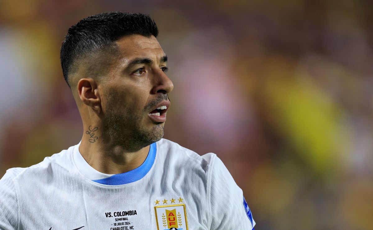 Luis Suarez left out of Uruguay’s 2026 World Cup squad as coach Bielsa ...