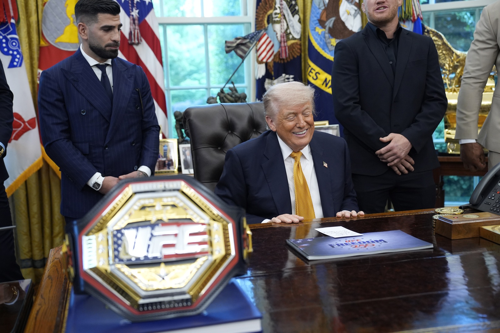 Trump presenta con Topuria la velada de combates UFC en la Casa Blanca ...