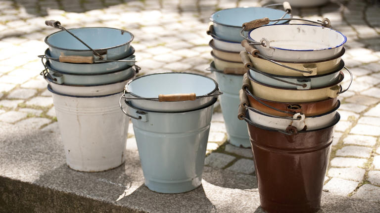 Upcycle a thrifted bucket into a bathroom must-have for hosting ...