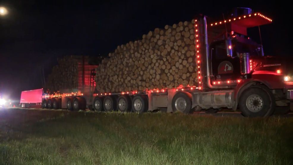 'Mind-blowing': MDOT reacts to commercial truck striking US-131 bridge