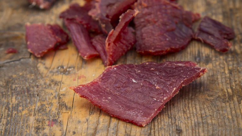 11 mistakes you might be making with homemade beef jerky, according to ...