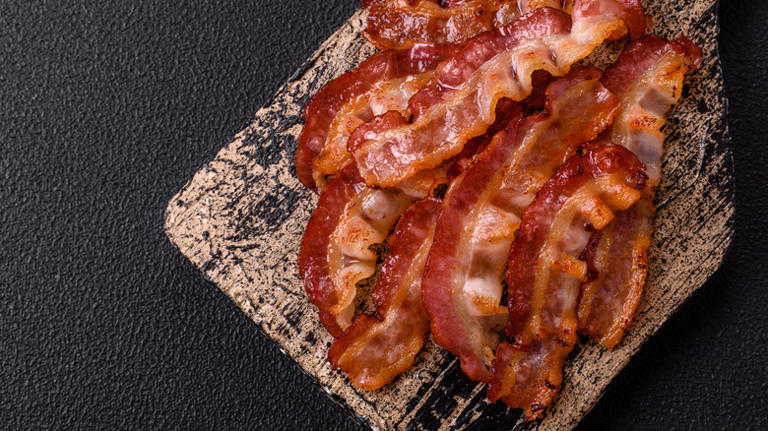 Bacon or pork sausage: Which packs more protein per serving?