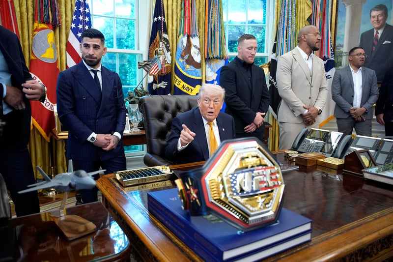 Trump lleva la UFC a la Casa Blanca y desata polémica
