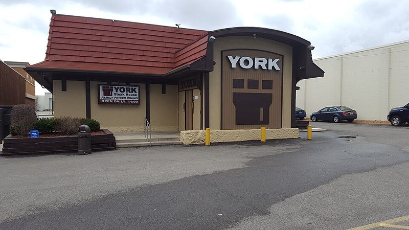 16 Once-Famous Buffet Chains from the ’80s That Quietly Disappeared
