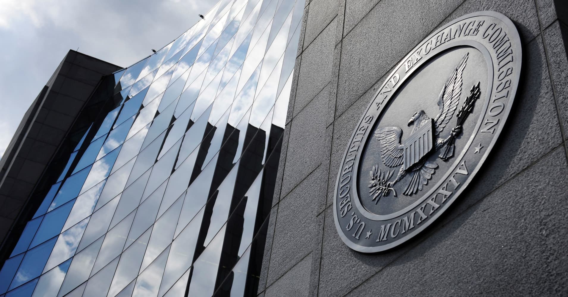 Goodbye quarterly earnings? Here's when traders believe this big change ...