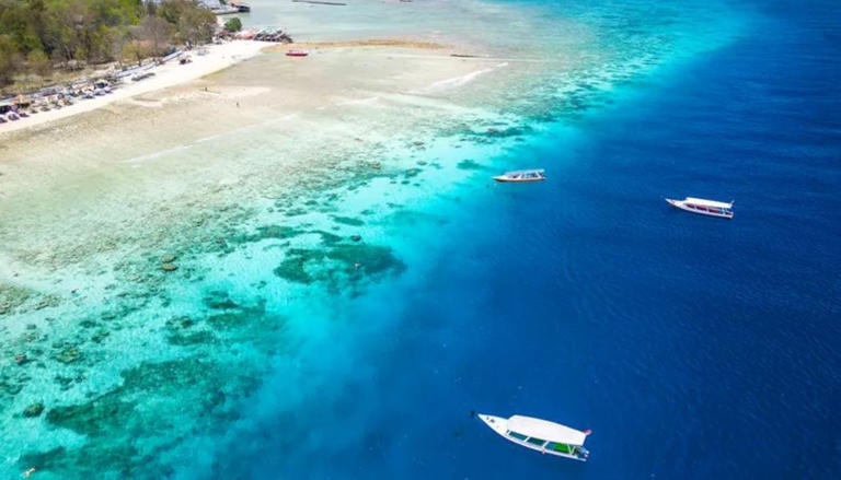 Descubre la isla con el mar más increíble del mundo para nadar en aguas ...