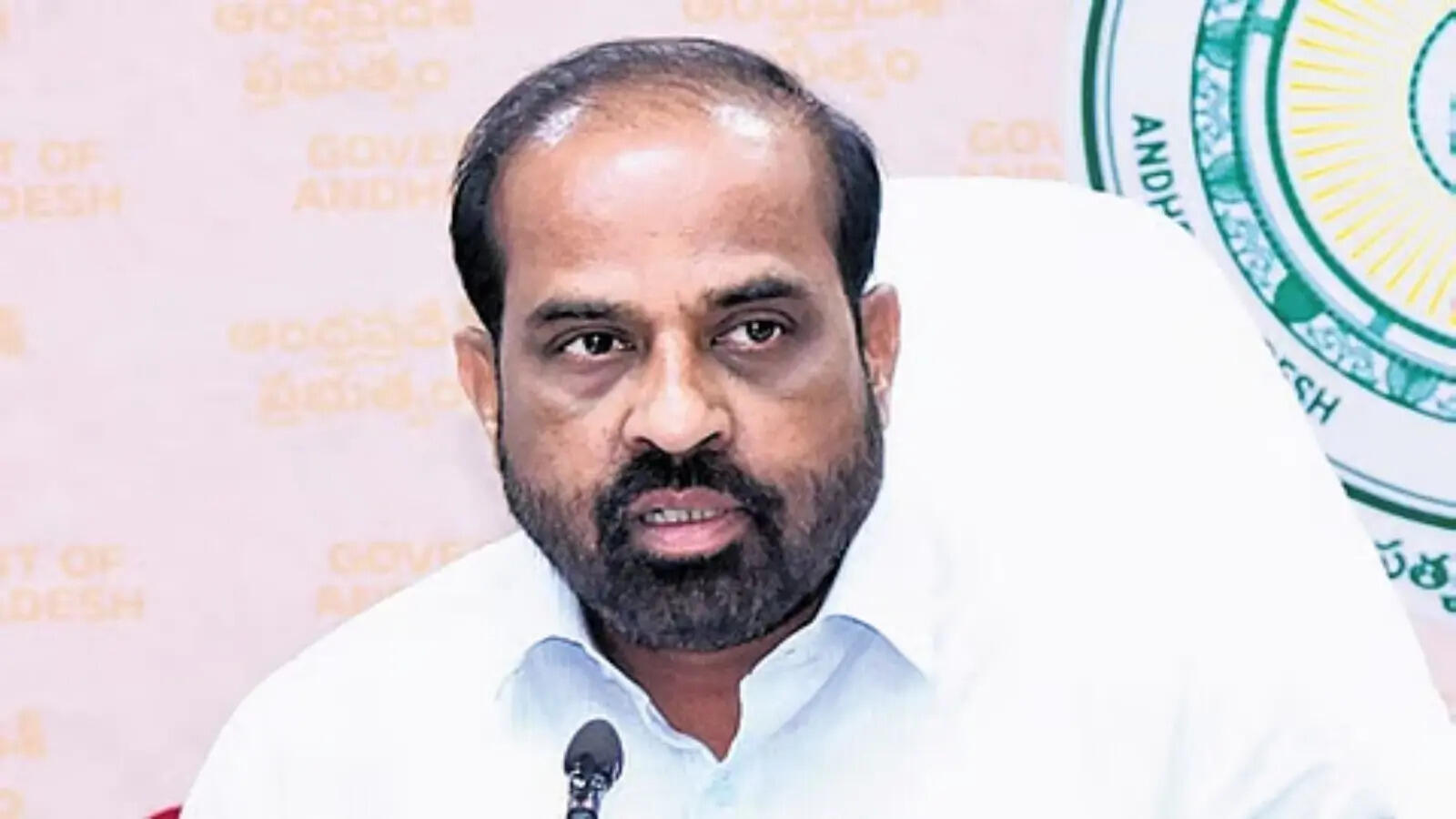 ఏపీ ప్రభుత్వం సంచలన నిర్ణయం.. 51 మంది డాక్టర్లు శాశ్వతంగా తొలగింపు..