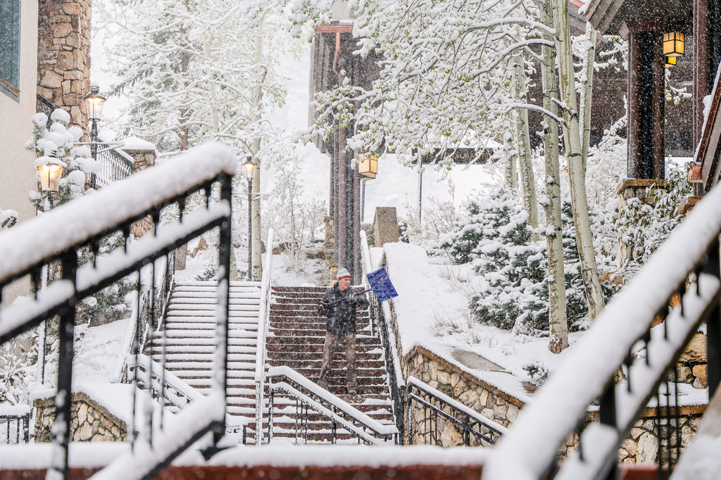 A late spring snowstorm slams Colorado, closing schools and disrupting ...