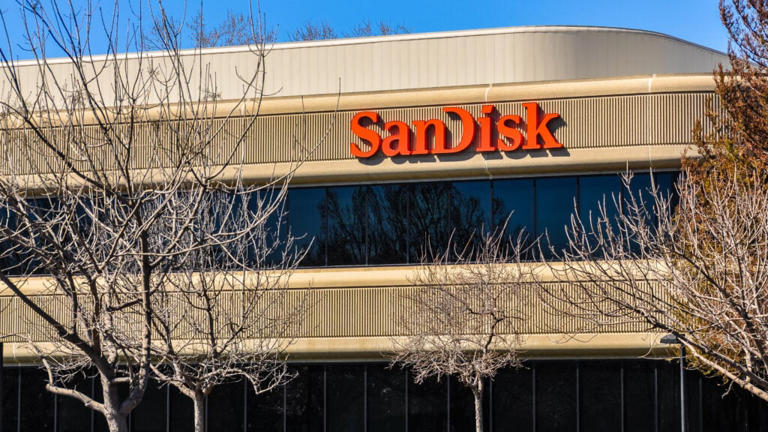 SanDisk back in the spotlight as $42B in AI deals drive stock higher