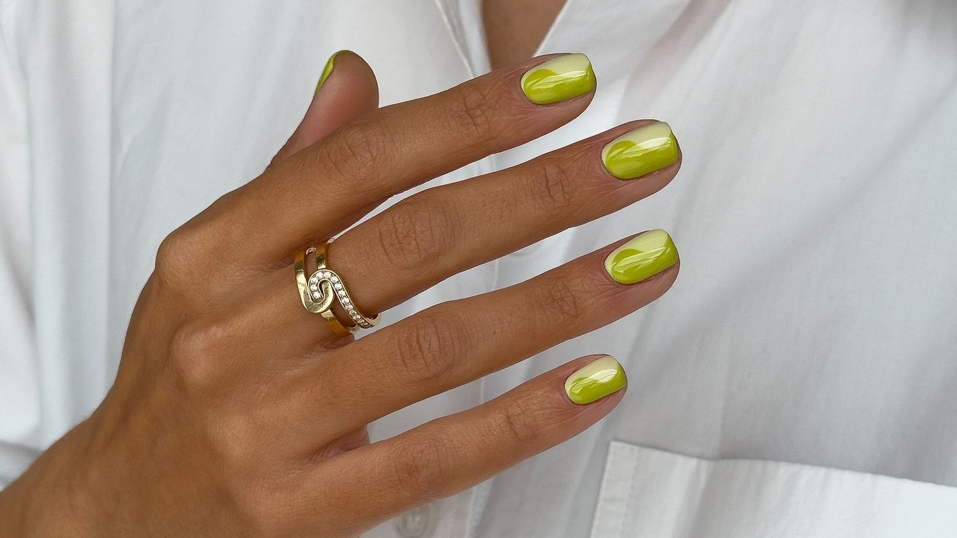 Las uñas cortas se llevan así esta primavera: del verde menta al tie-dye