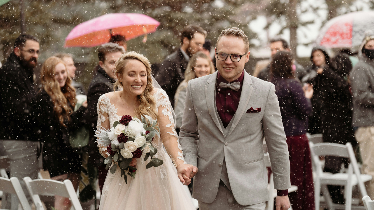 15 wedding mishaps frequently shared in guest stories online