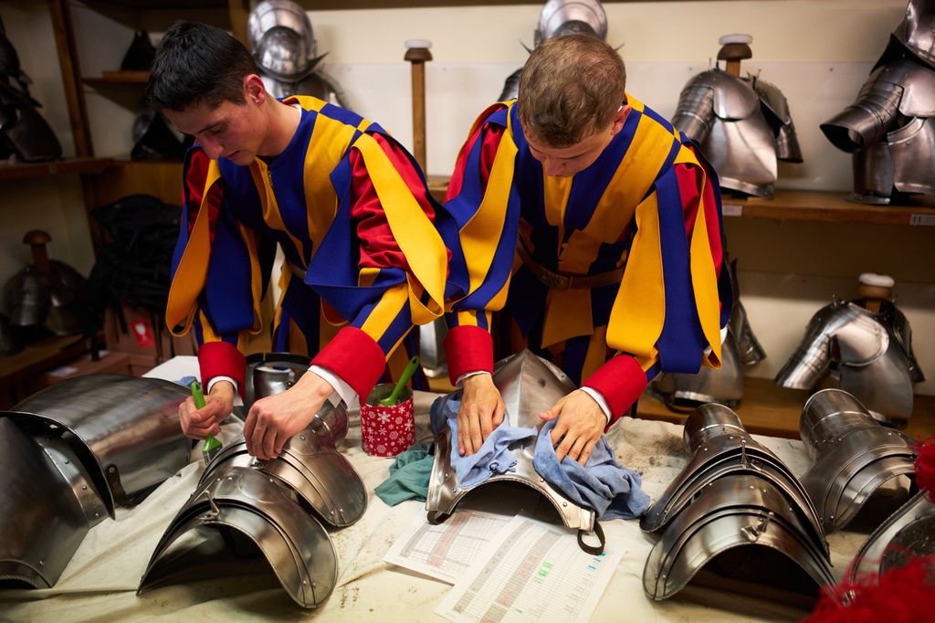 The Pontifical Swiss Guard’s newest recruits join the world's oldest ...