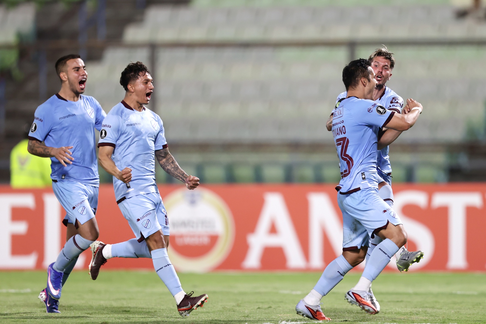 1-1. Justiniano da empate al Bolívar y complica a La Guaira en la Copa ...