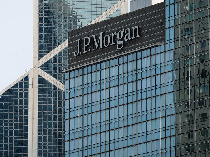 JPMorgan Chase exec accused of sexually harassing banker files ...