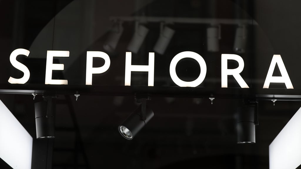 6 teens charged with beating woman inside Pittsburgh Sephora store ...