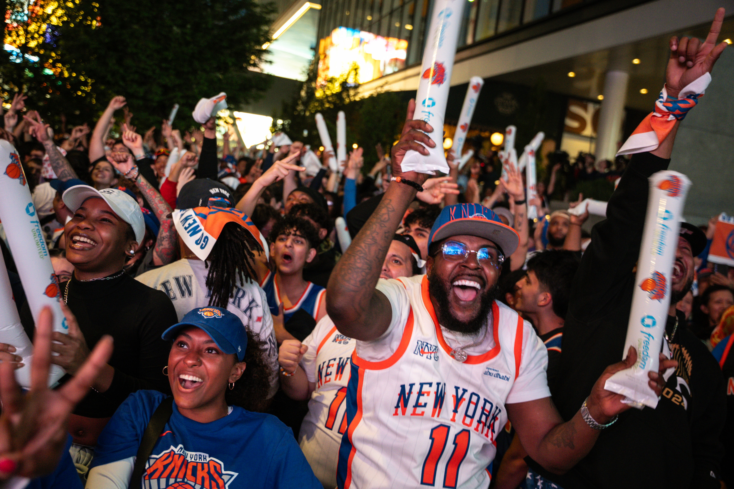 Knicks fans spark outrage after assault of Sixers fan after playoff win