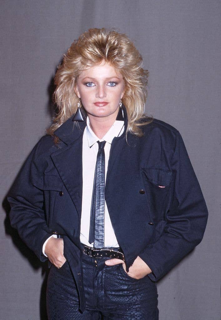 Bonnie Tyler placed in medically induced coma after emergency surgery