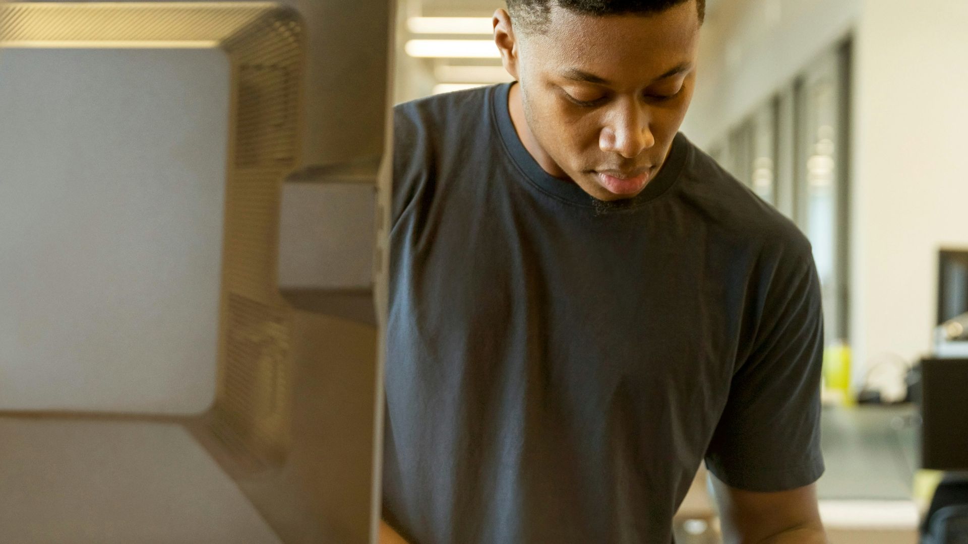 10 work boundaries that protect you & 10 that quietly make you replaceable