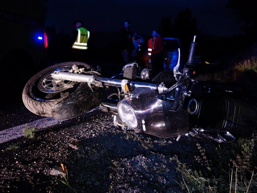 Motorcyclist, 23, dies in Morris County crash