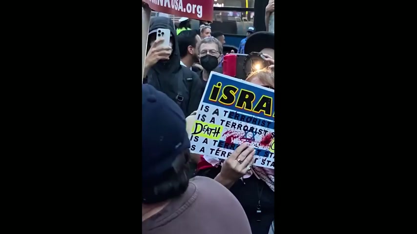 Israel and Palestine protesters face off outside synagogue